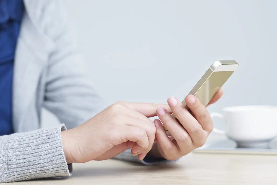 Combatting 'Smartphone Finger': Tips for Healthier Phone Use – Phone Loops